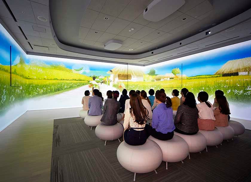 Dynamic Interactive Experiences at The Grove, Google Experience Center