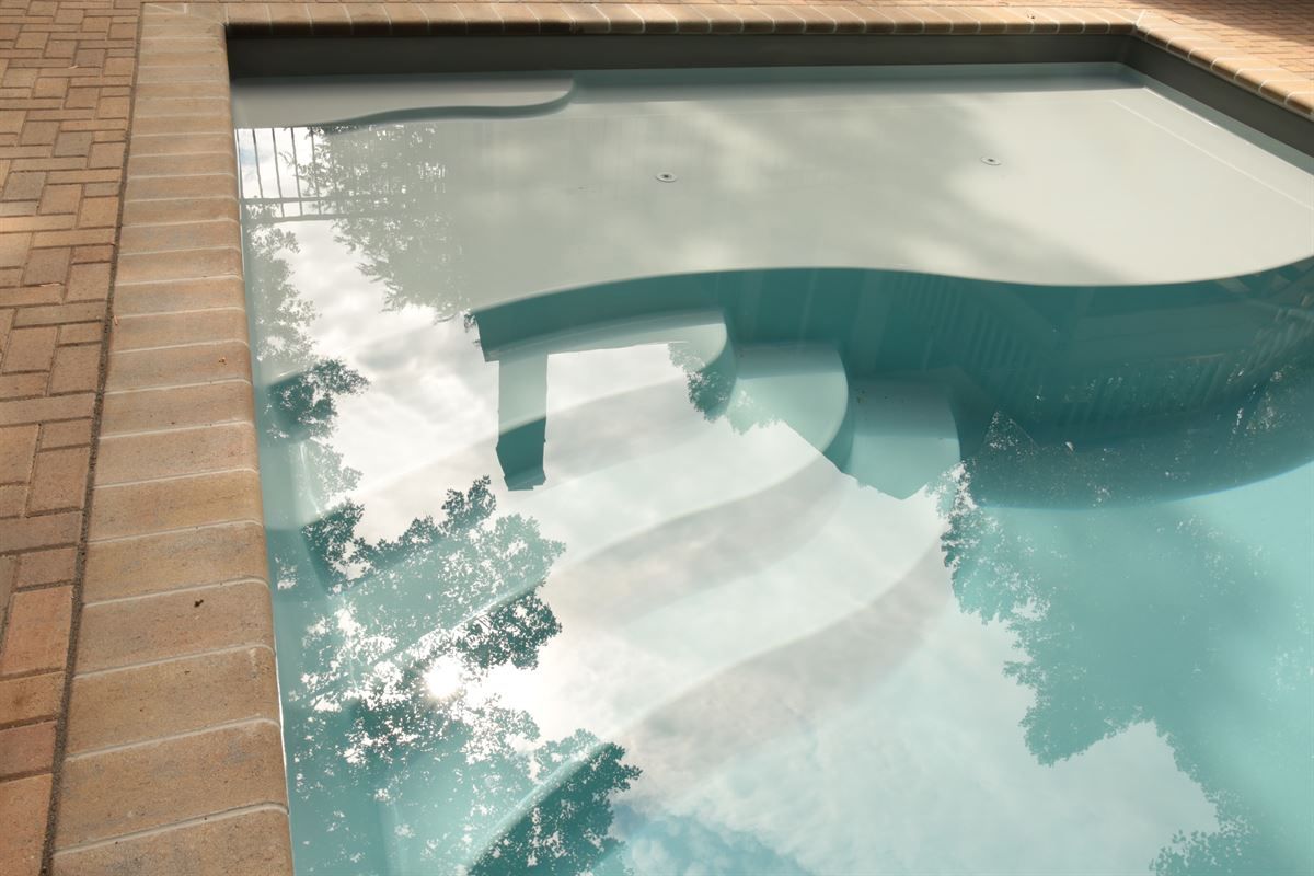D Series Fiberglass Pools | River Pools & Spa