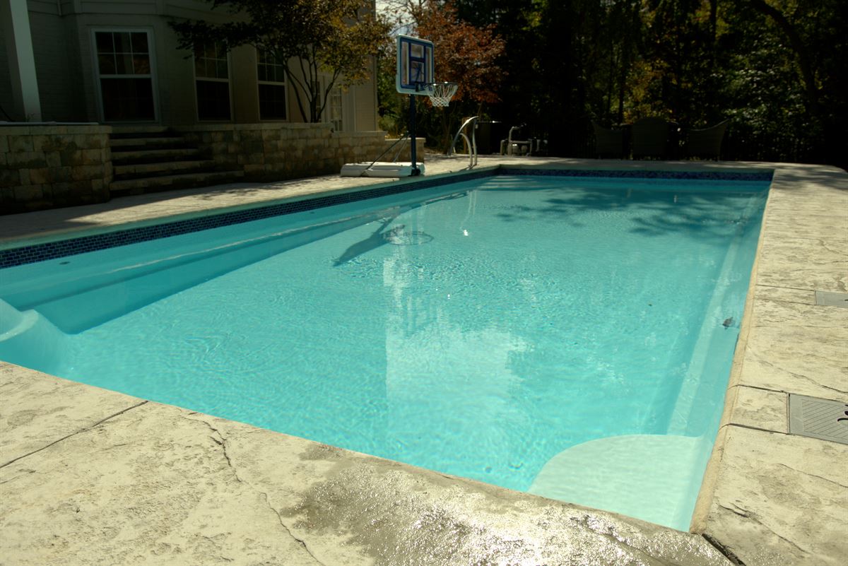 R Series Fiberglass Pools | River Pools & Spa