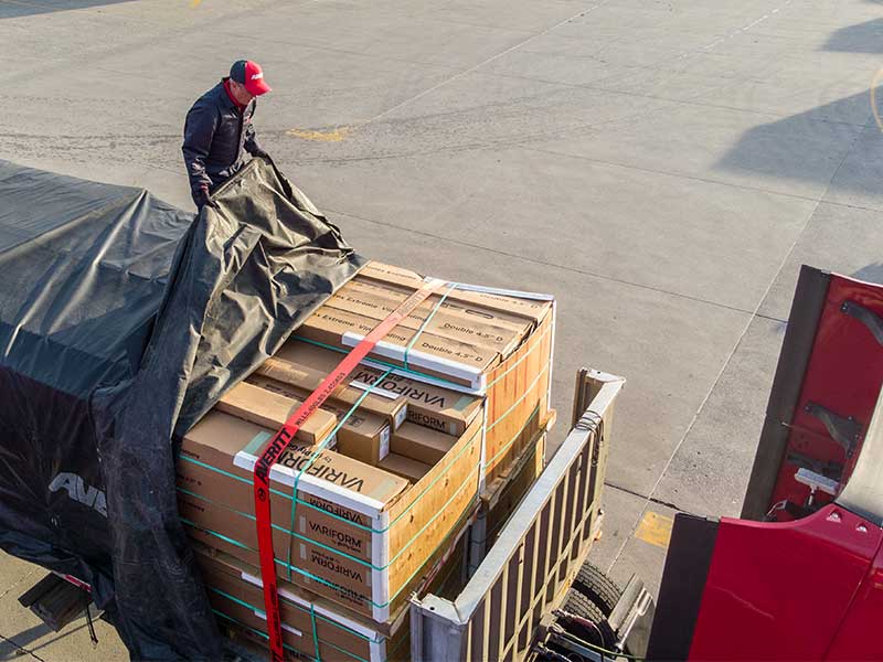 Flatbed Freight Delivery For Oversized and Overlength Hauls | Averitt